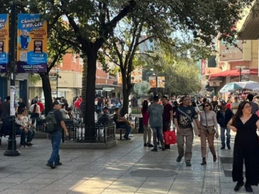 Abarrotan centro de Monterrey por compras de Navidad - Periódico El Regio